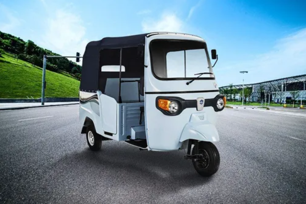 5 Motor Listrik Roda 3 Pakai Atap, Naiknya Serasa Mobil Mini Dengan ...