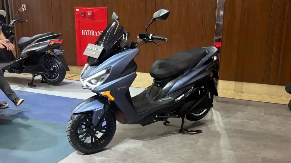 Bayar Rp330 Ribu per Bulan, Kredit Polytron Fox R Skuter Premium ...