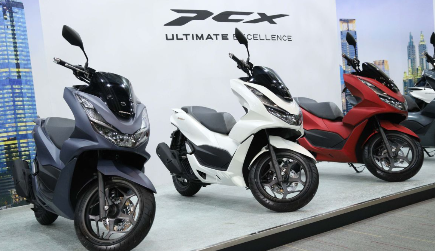 Selain Lebih Awet Bahan Bakar, Ini Perbedaan Motor PCX Hybrid dan PCX ...